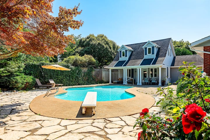 Cozy Wine Escape: Pool + Year-round Hot Tub - Niagara-on-the-Lake