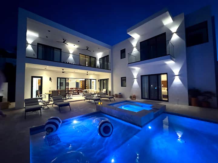 Casa M Cabo, Luxury Villa, Private Pool & Hot Tub - Cabo San Lucas