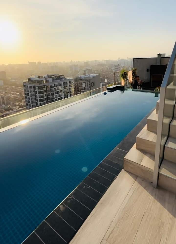Vista De Lujo Y Piscina Top. - Peru