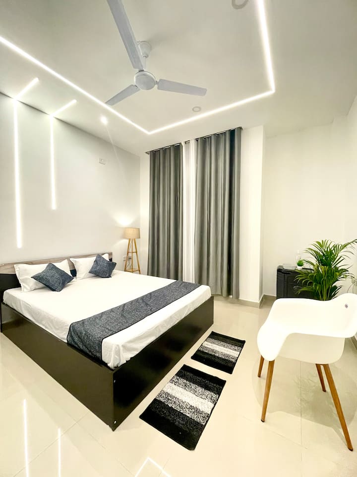 Saya’s Abode(railview Suites-2)(with Ac & Kitchen) - Tezpur