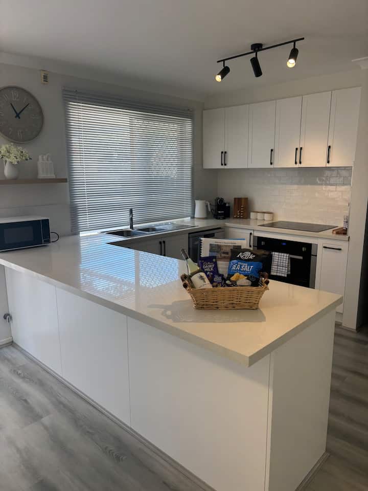 Sandy's Retreat Home Away From Home - Perth