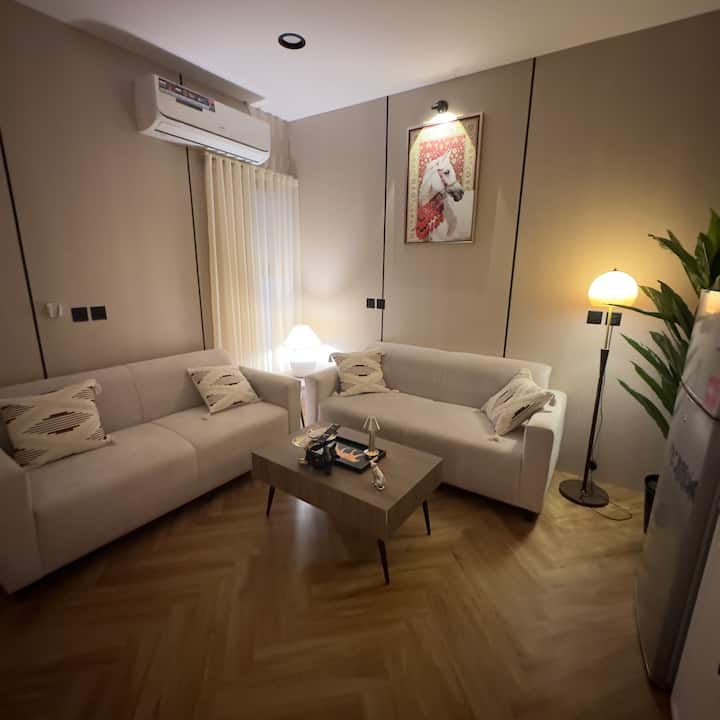 شقة بغرفة و صالة بدخول ذاتي ب وسط جدة - Jeddah