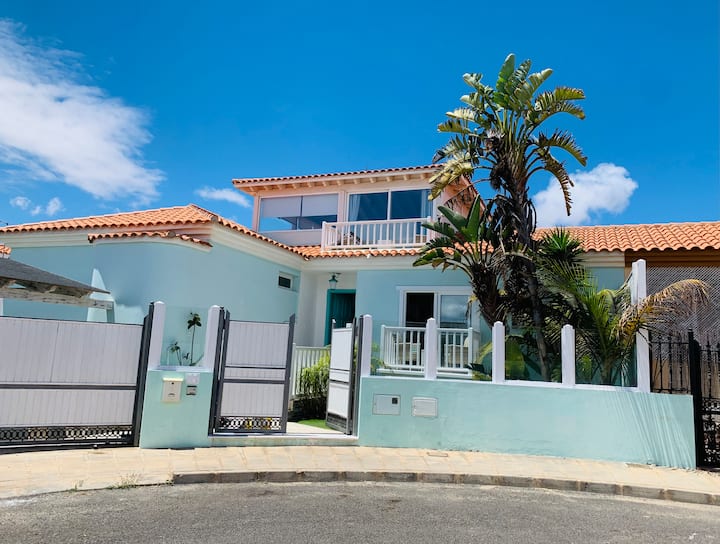Calle Alga - 5 Bedroom Villa Near The Beach - Corralejo