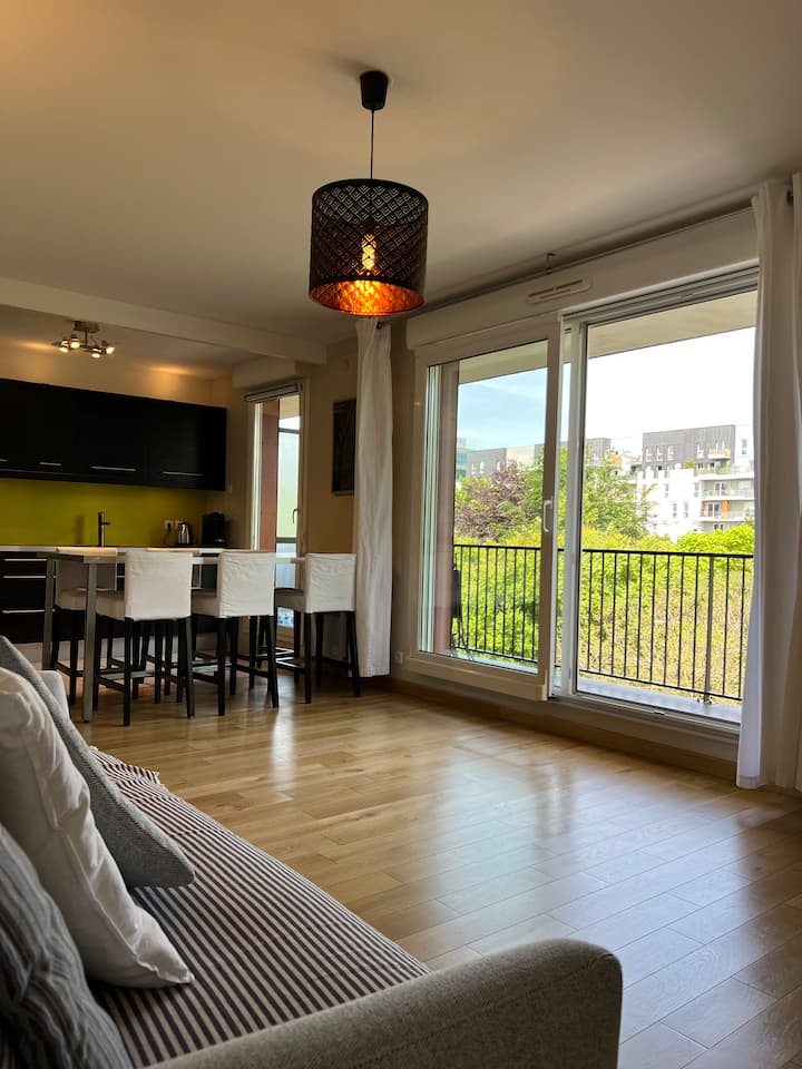 Proche Stade France Piscine Olympique Adidas Arena - Saint-Denis, France