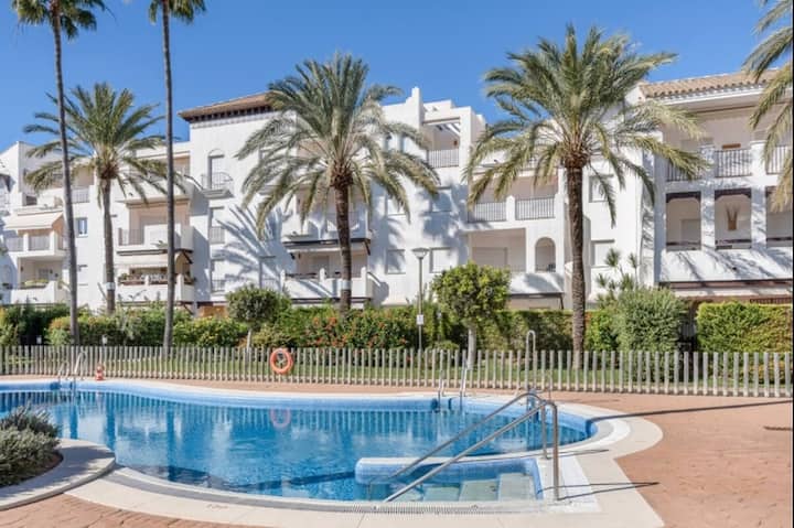 Paraíso De Golf Free Parking By Staycare - Rota