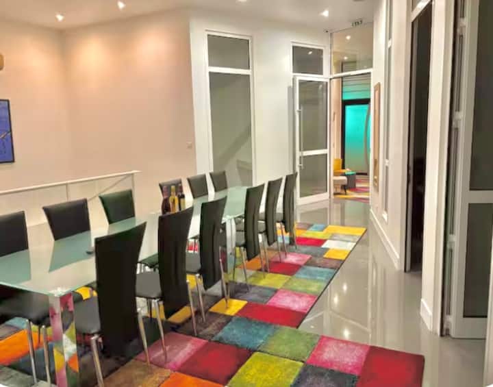 Demeure Exclusive Au Cœur De Bordeaux - Parkings - Bordeaux