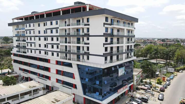 Chic Appartement De 5 Pièces Avec
4 Chambres - Abidjan