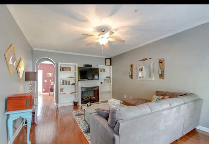 Room In Nashville - Nashville, TN