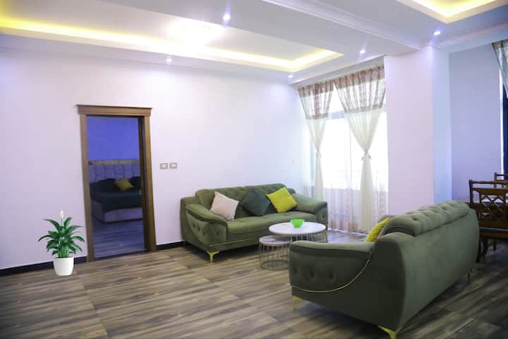 City Centre Apartment +4beds + Serviced ~ Airport - Addis Ababa