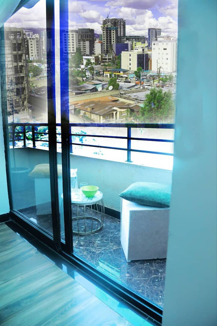 City Centre Apartment +4beds + Serviced ~ Airport - Addis Ababa