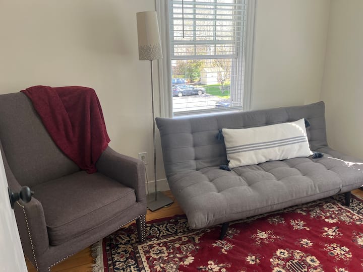 Quaint 2 Bedroom, Close To It All! - Tiverton, RI