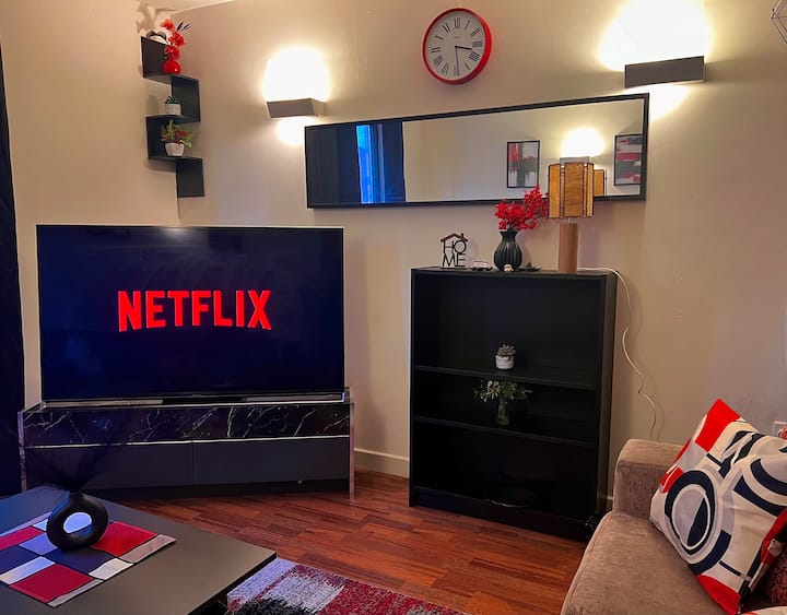 Vibrant | Retro | Radiant | City Centre | 1br - Sheffield