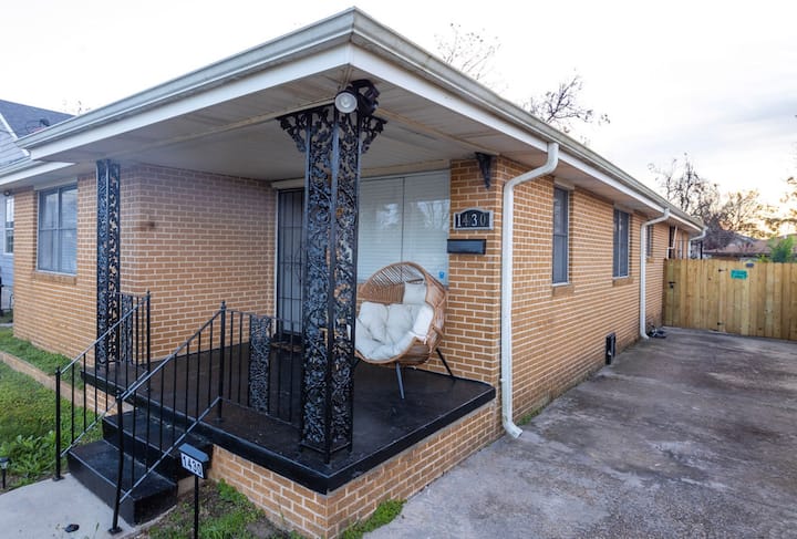 Dearest Deslonde - New Orleans, LA