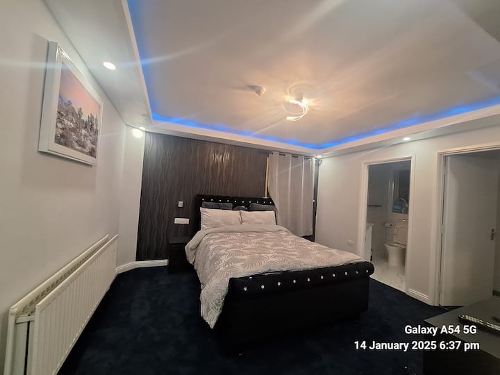 City Centre Login House - Derry