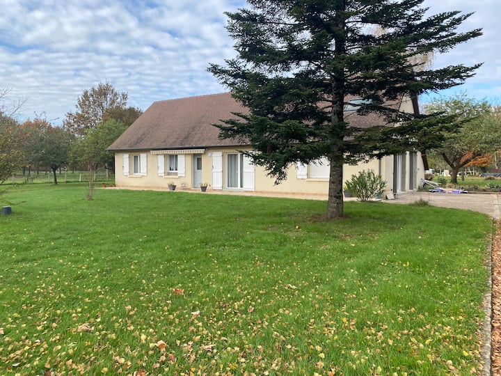Gîte à 150 M Du Circuit - Le Mans