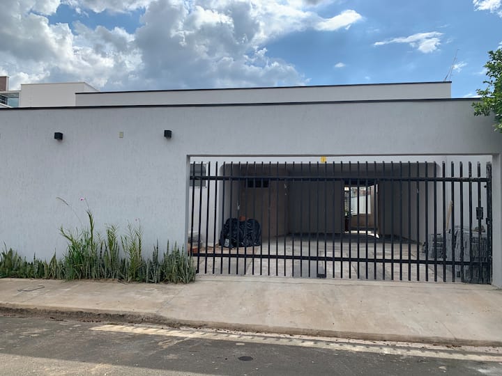 Casa Aconchegante Com Churrasqueira - Pirassununga