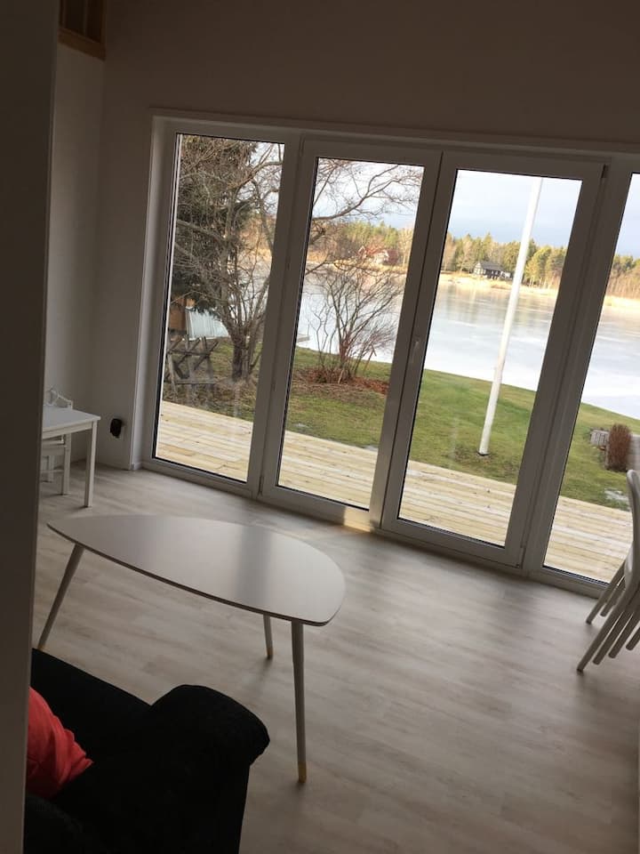 Sjöstuga Med Fantastisk Solnedgång - Sweden