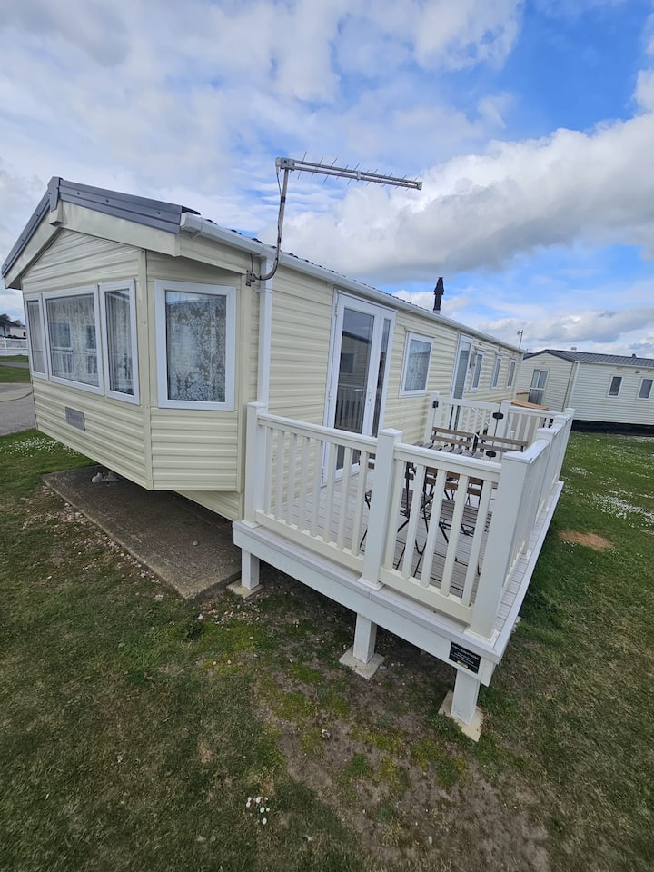 Sp146 - 8 Berth Caravan - With Veranda - Camber Sands