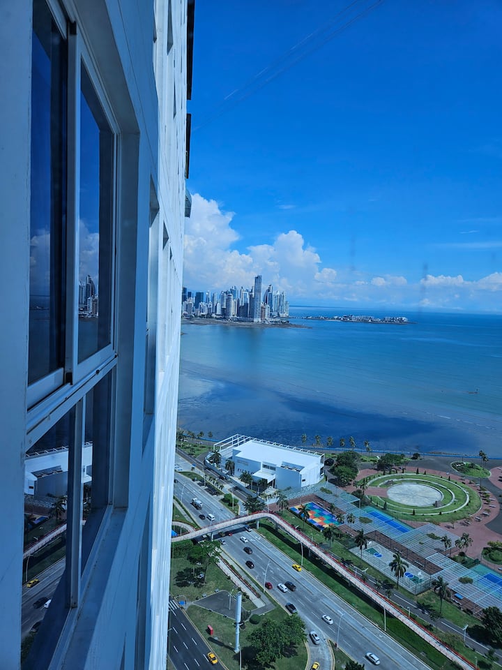 The Point. Studio Queen Bed & Pool - Panama City