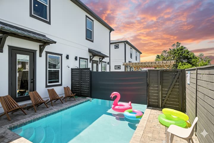 Luxury Duplex Steps From The Beach - Panama City Beach, FL