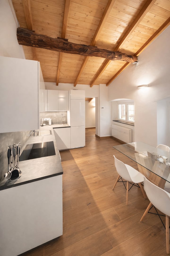 3 Apartments Near 5 Terre! A/c ~ New Renovation! - Manarola