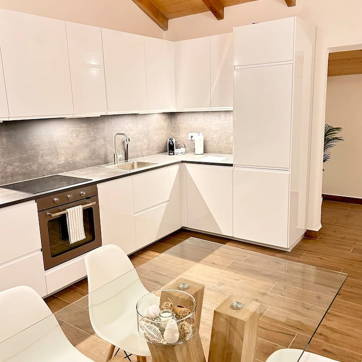3 Apartments Near 5 Terre! A/c ~ New Renovation! - La Spezia