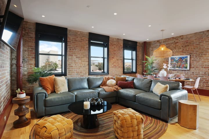 The Gisele: 4br/4ba For 8 | Pool + Streetcar Stop - New Orleans, LA