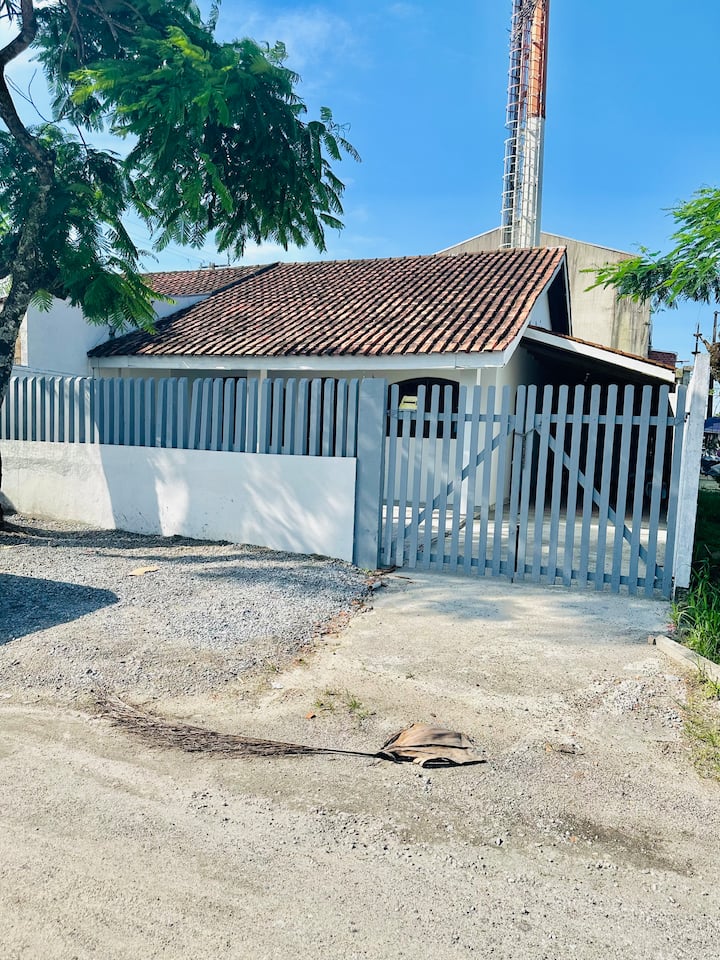 Casa Próxima Da Praia Grande-matinhos-litoral-pr - Matinhos