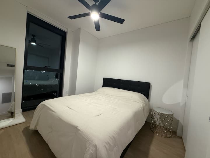Private Room And Bathroom In Luxury High Rise - Phoenix, AZ