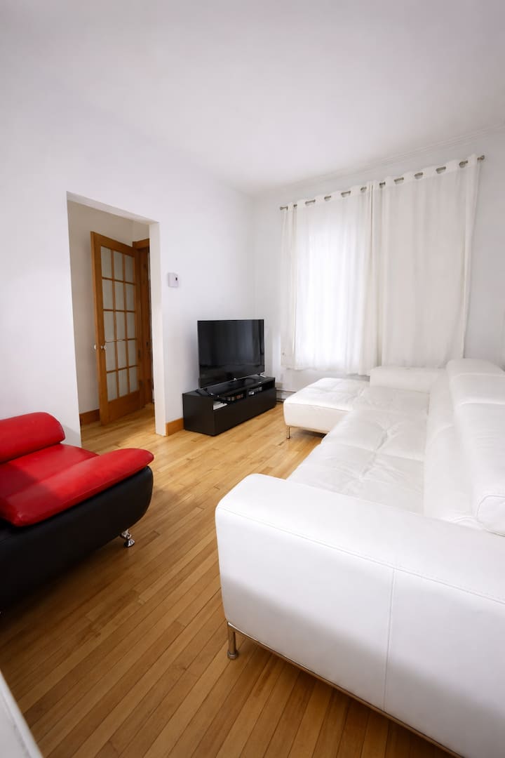 Vintage – Walk To Metro & Shops, Family-friendly - Lasalle