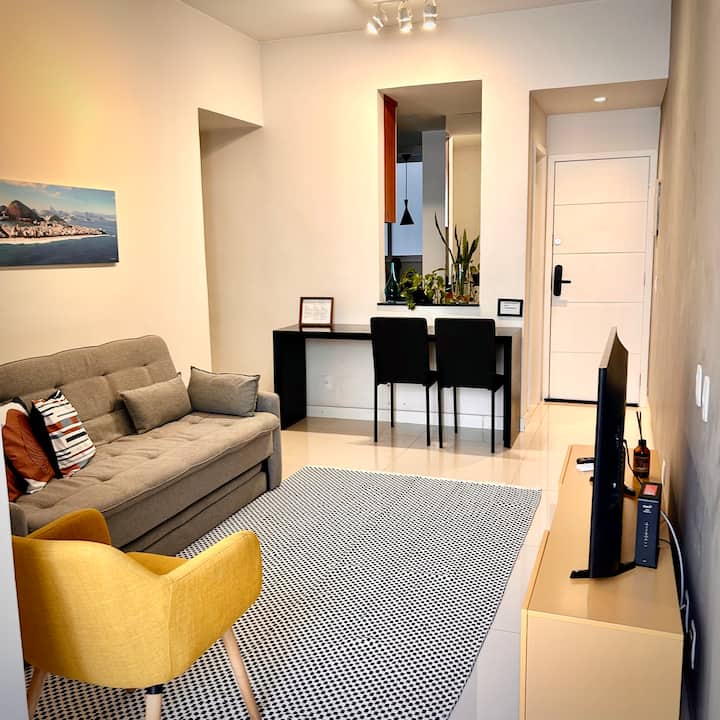 Leblon 100 Mt  Da Praia  Reformado Confortavel - Rio de Janeiro