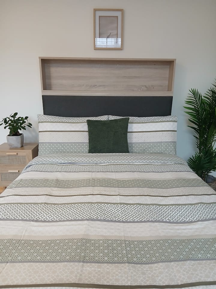 Room With Private Bathroom Next Ucc & City Centre - Cork