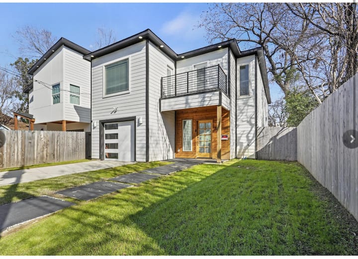 The Dallas Dwelling - Dallas, TX