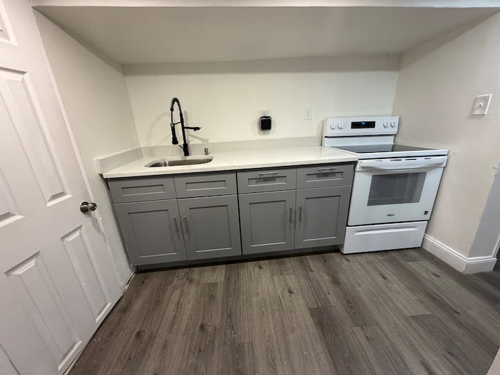 Comfy Place To Stay - Westbury, NY