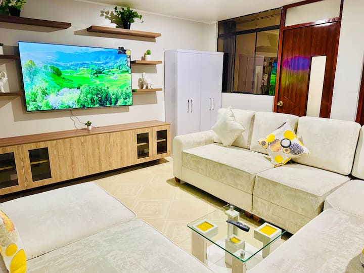 Condo Luminoso, Elegante Y Acogedor Con Cochera - Huancayo