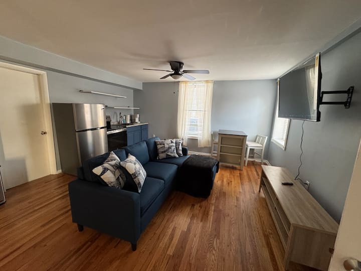 2 Bedroom Apt W Private Parking Roo - Newark, DE