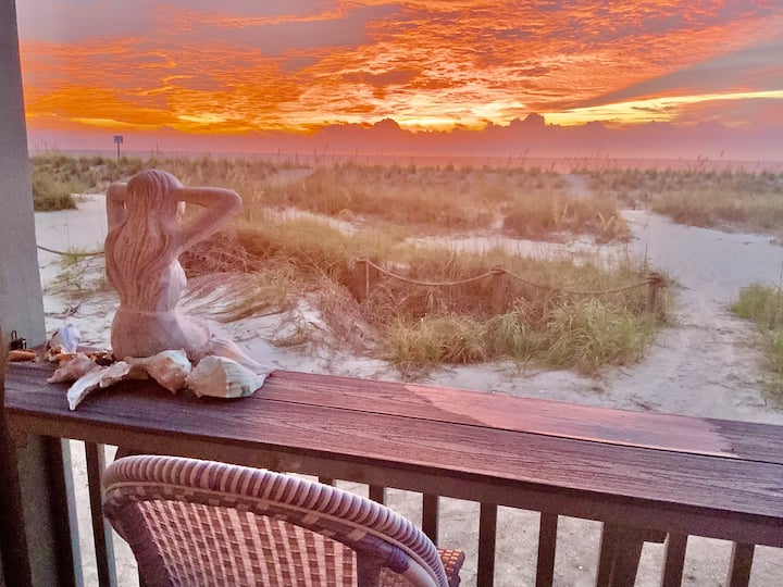 Beachfront, 2 King Suites, Park2 Free, Best Views - Tybee Island, GA