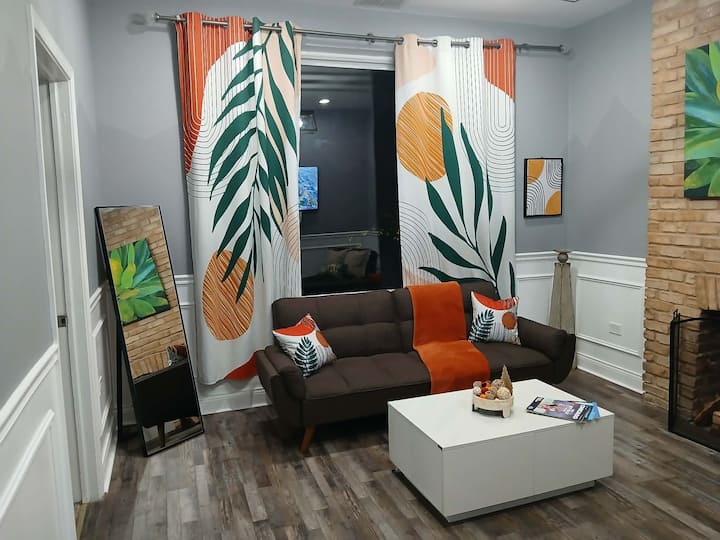 Nola Bochic-cozy 2 Br, 1 Bath Apartment. Fl 2 - シカゴ