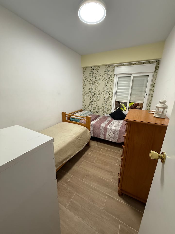 Habitación Zona Av. Del Puerto - Valencia