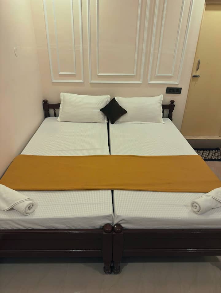 Sea Waves | Cozy Room By Shore - Mahabalipuram