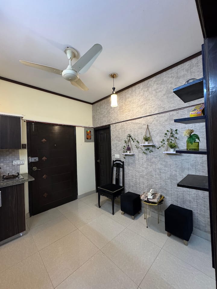 2br Bara Bukhari | Dha 6 | Near Shops, Restaurants - Karachi