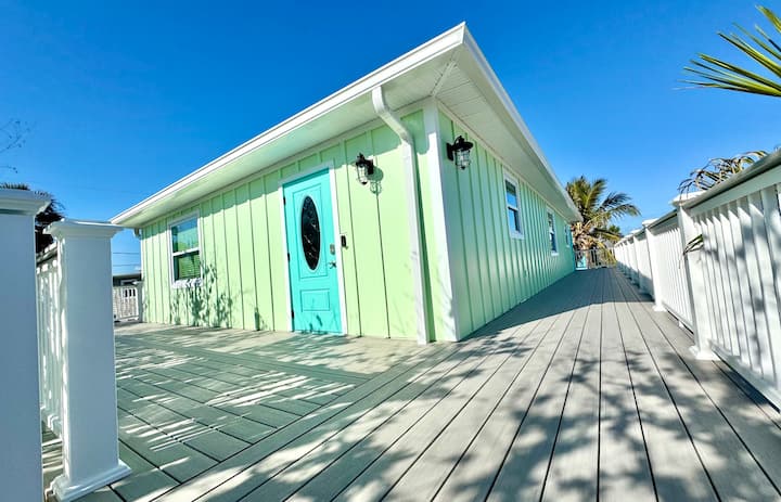First Mango Cottage #2 - Fort Myers Beach, FL