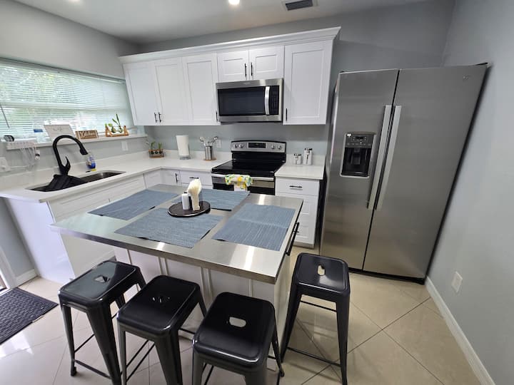 South Tampa Cozy Guest House 2b/2b - Tampa Airport (TPA)