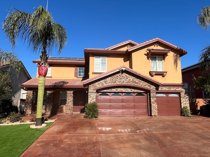 4bedroom Stunner In A Quiet Area - Sacramento