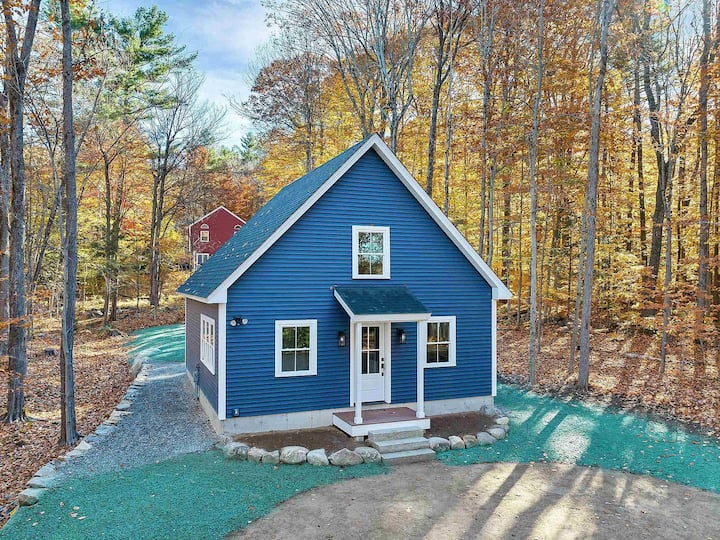 Charming Lakes Region Cabin - Wolfeboro, NH
