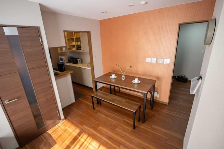 Ir33  Metro Station 9-min Walk, Downtown Apartment - Ueno