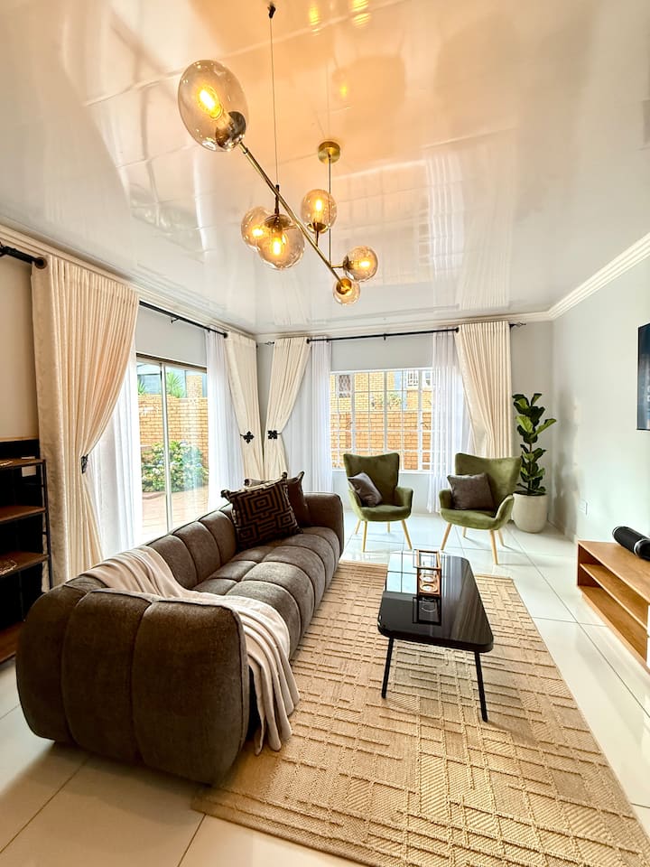 Bright & Modern 3-bedroom Home. - Middelburg