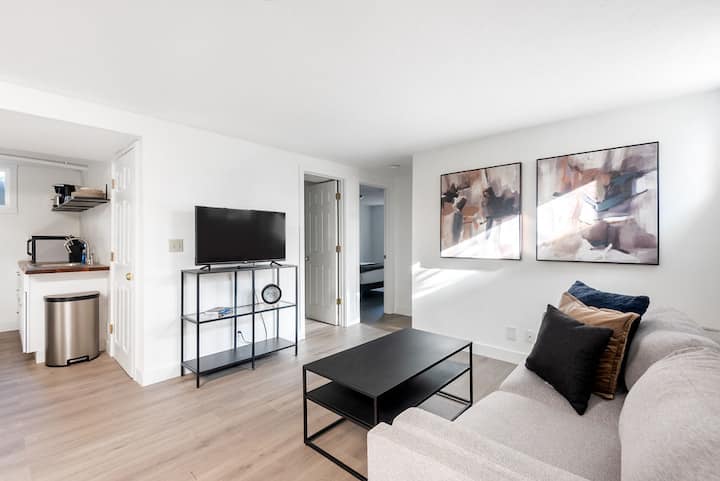 Bright Apartment Near Hospital - Vancouver, WA