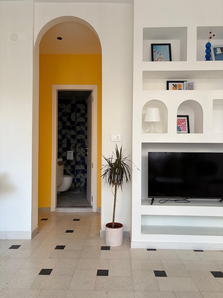 Heart Of Gemmayze, 24/7 Power, Ac, Netflix,balcony - Beirut
