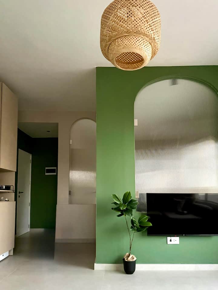 Gemmayze, King-size Bed, Ac, Netflix, Balcony - Beirut